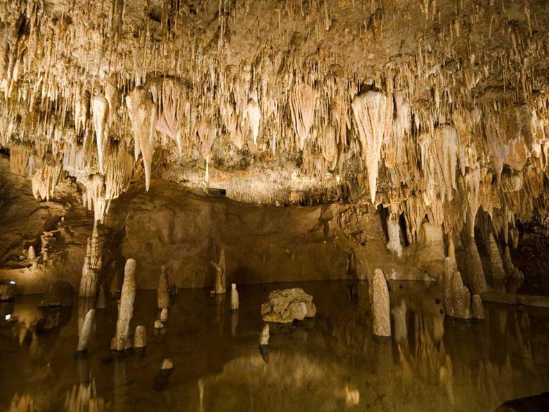 15 Incredible Caves and Caverns in the U.S.: HGTV.com | HGTV